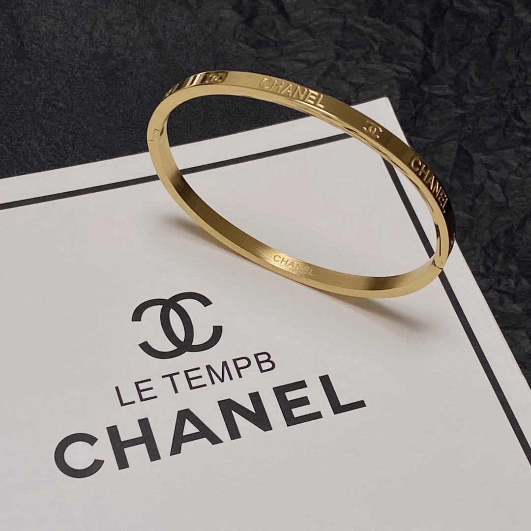 Chanel Strap Bracelet Gold For Women - MassToneUS