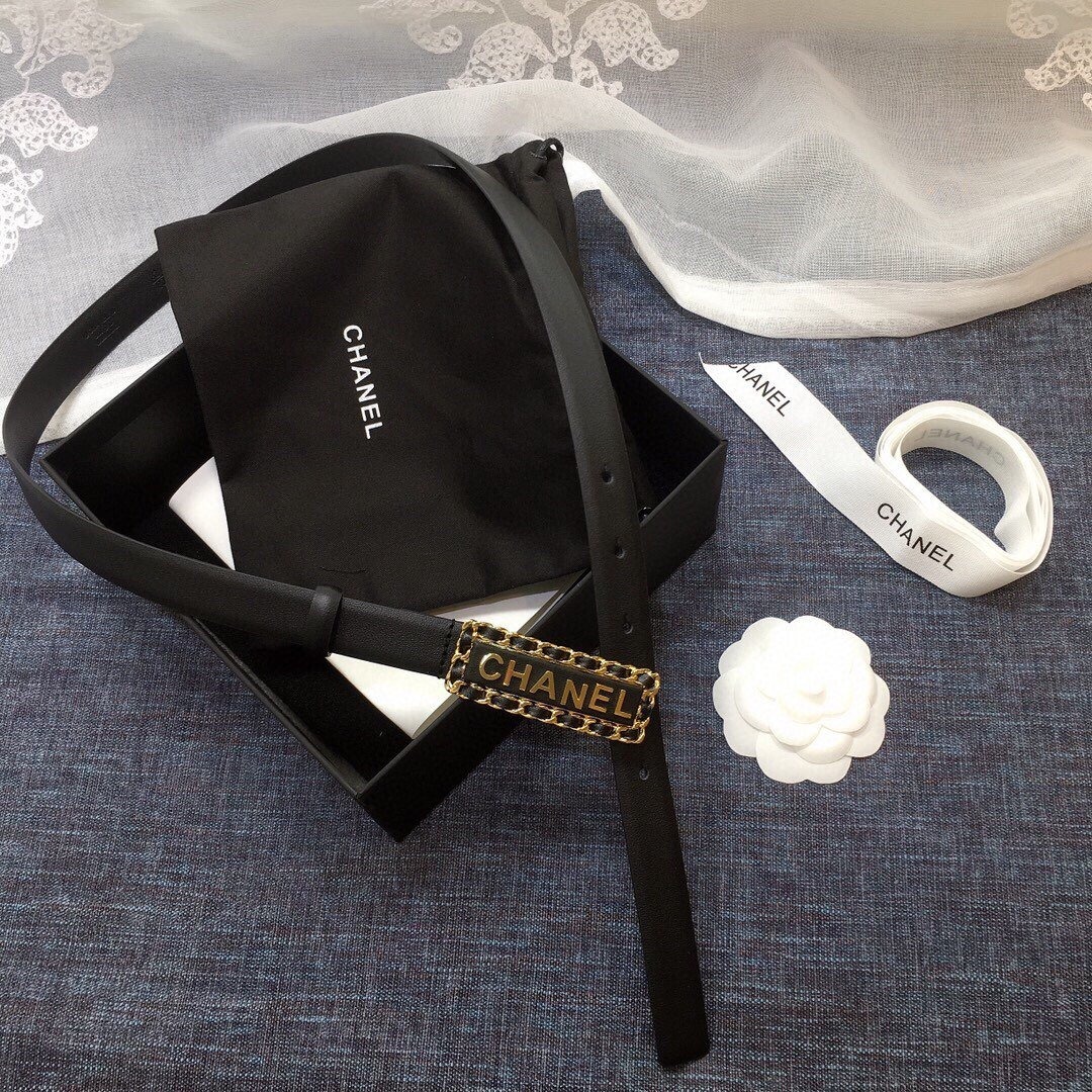 Chanel Belt With Chanel Signature Black with Gold-Toned Metal Hardware ...