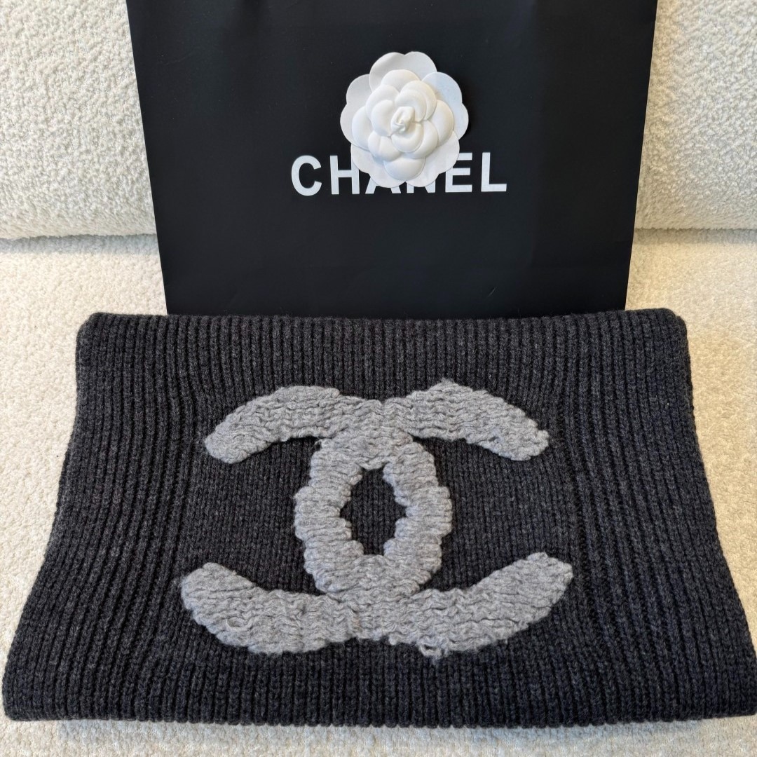 Chanel CC Logo Scarf And Beanie Set In Dark Grey For Women - MassToneUS