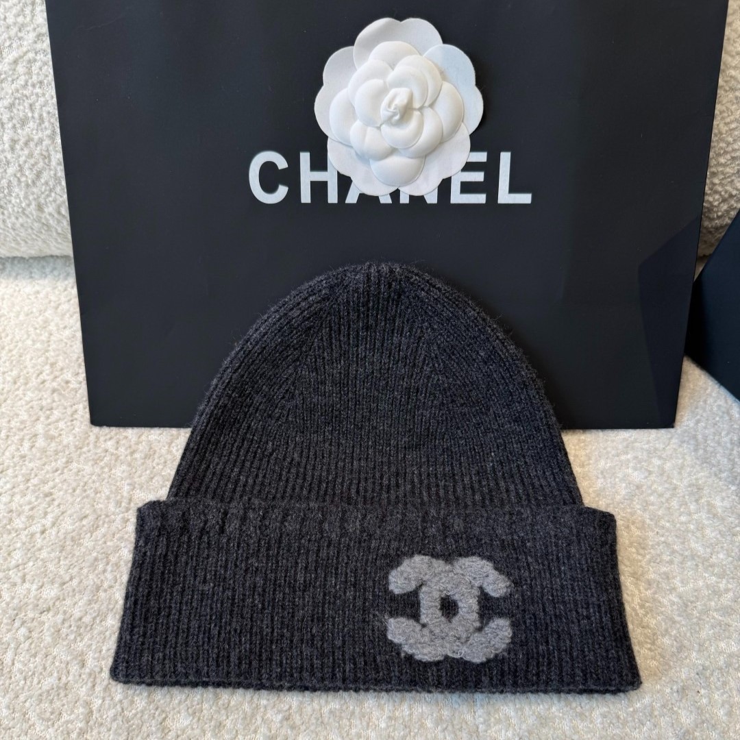 Chanel CC Logo Scarf And Beanie Set In Dark Grey For Women - MassToneUS