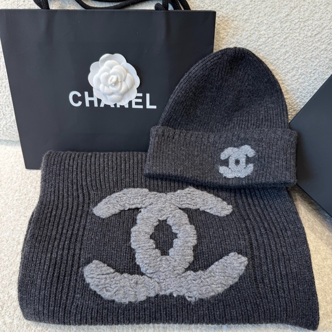Chanel CC Logo Scarf And Beanie Set In Dark Grey For Women - MassToneUS