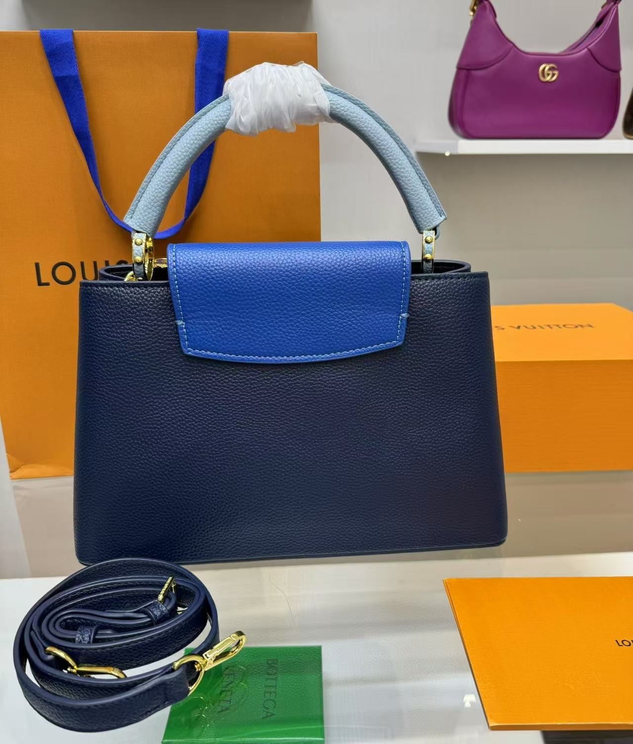 Louis Vuitton Capucines MM Top Handle Bag 12.4in/ 32cm Blue Gold ...