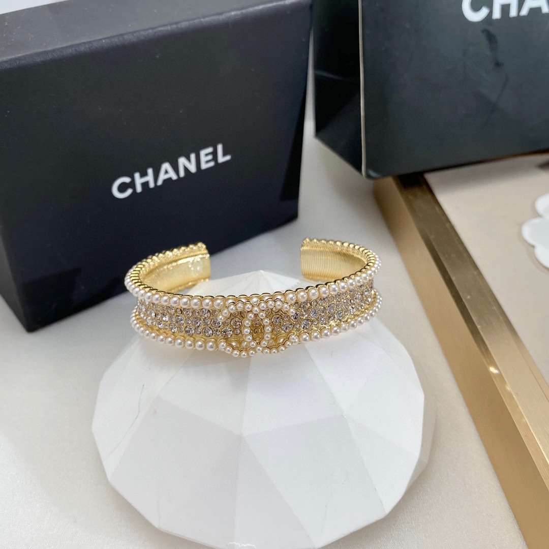 Chanel Bracelet - MassToneUS