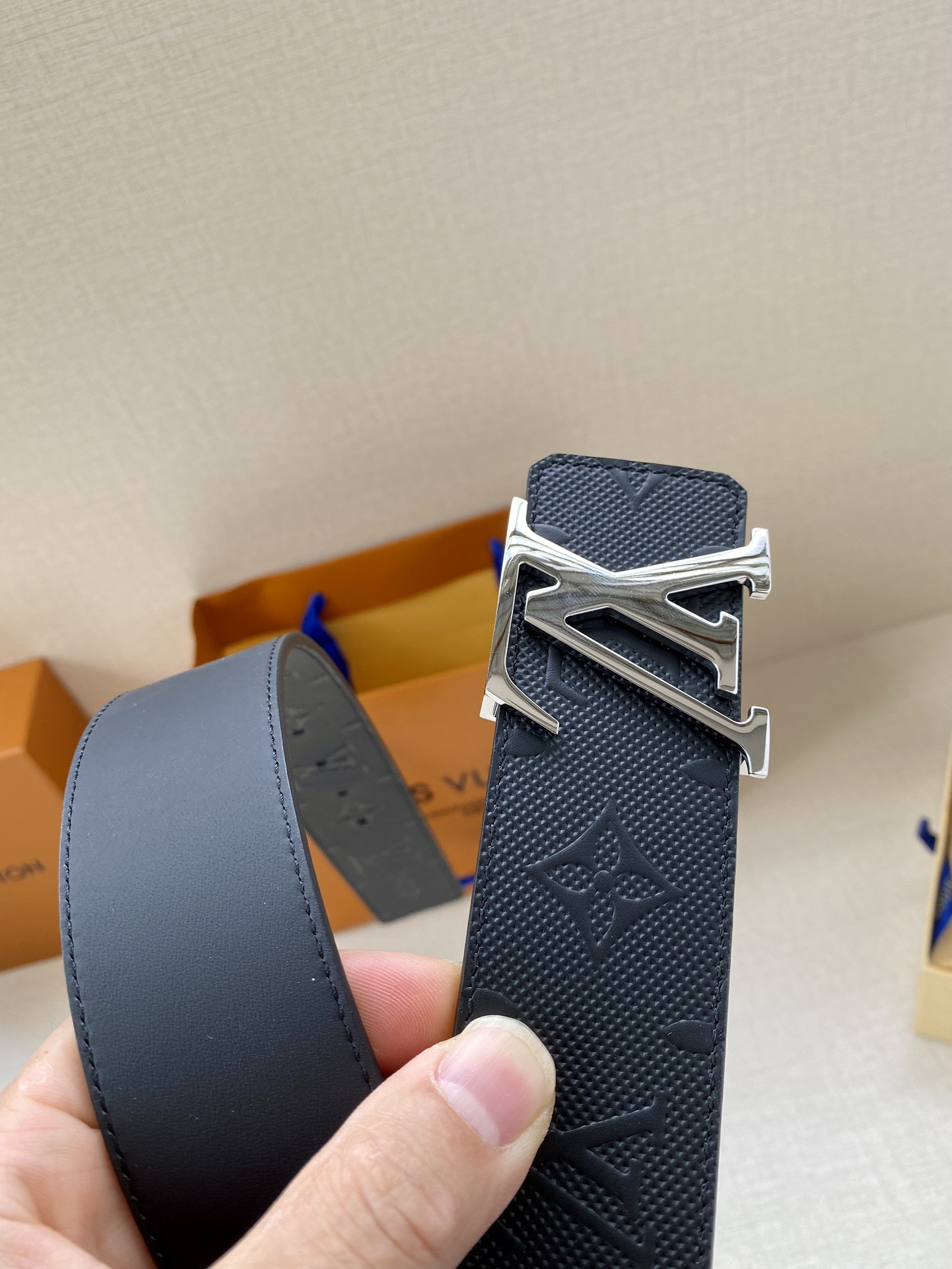 Louis Vuitton Iconic Reversible LV Belt Black LV Women Belt - MassToneUS